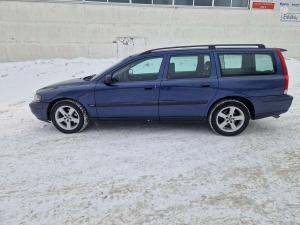 Zils Volvo V70 2003 Viļņa, ar dzinēja tilpumu 2.40 L un nobraukumu 445 tūkst. km par 1800 €, foto 6 vietnē AUTOMOTO.COM.LV
