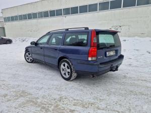 Zils Volvo V70 2003 Viļņa, ar dzinēja tilpumu 2.40 L un nobraukumu 445 tūkst. km par 1800 €, foto 19 vietnē AUTOMOTO.COM.LV