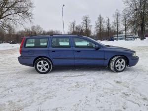 Zils Volvo V70 2003 Viļņa, ar dzinēja tilpumu 2.40 L un nobraukumu 445 tūkst. km par 1800 €, foto 21 vietnē AUTOMOTO.COM.LV