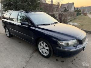 Zils Volvo V70 2003 Kauņa, ar dzinēja tilpumu 2.40 L un nobraukumu 255 tūkst. km par 2000 €, foto 4 vietnē AUTOMOTO.COM.LV