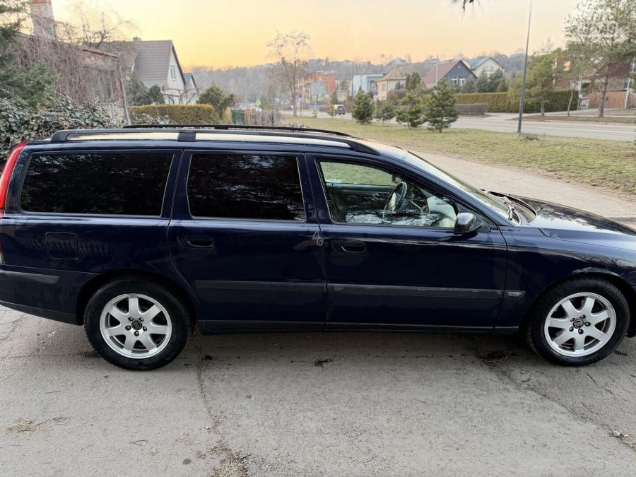 Zils Volvo V70 2003 Kauņa, ar dzinēja tilpumu 2.40 L un nobraukumu 255 tūkst. km par 2000 €, foto 5 vietnē AUTOMOTO.COM.LV
