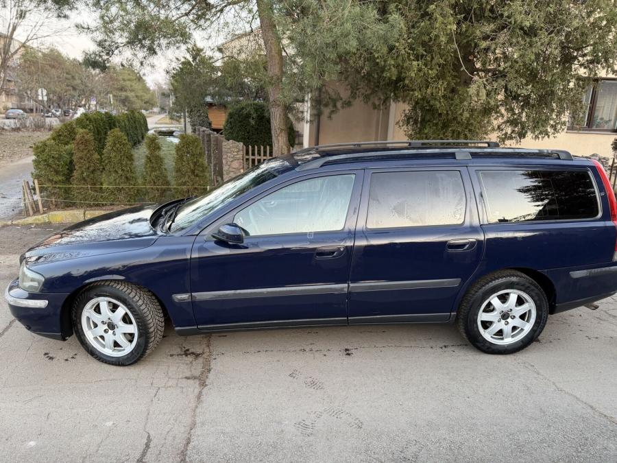 Zils Volvo V70 2003 Kauņa, ar dzinēja tilpumu 2.40 L un nobraukumu 255 tūkst. km par 2000 €, foto 8 vietnē AUTOMOTO.COM.LV