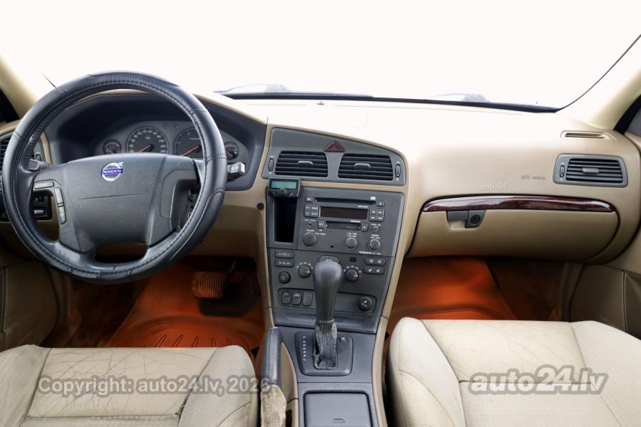 Zils Volvo V70 2003 Tallina, ar dzinēja tilpumu 2.40 L un nobraukumu 304 tūkst. km par 1499 €, foto 6 vietnē AUTOMOTO.COM.LV