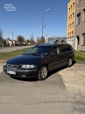 Zils Volvo V70 2003 Šauļi, ar dzinēja tilpumu 2.40 L un nobraukumu 296 tūkst. km par 990 €, foto  vietnē AUTOMOTO.COM.LV