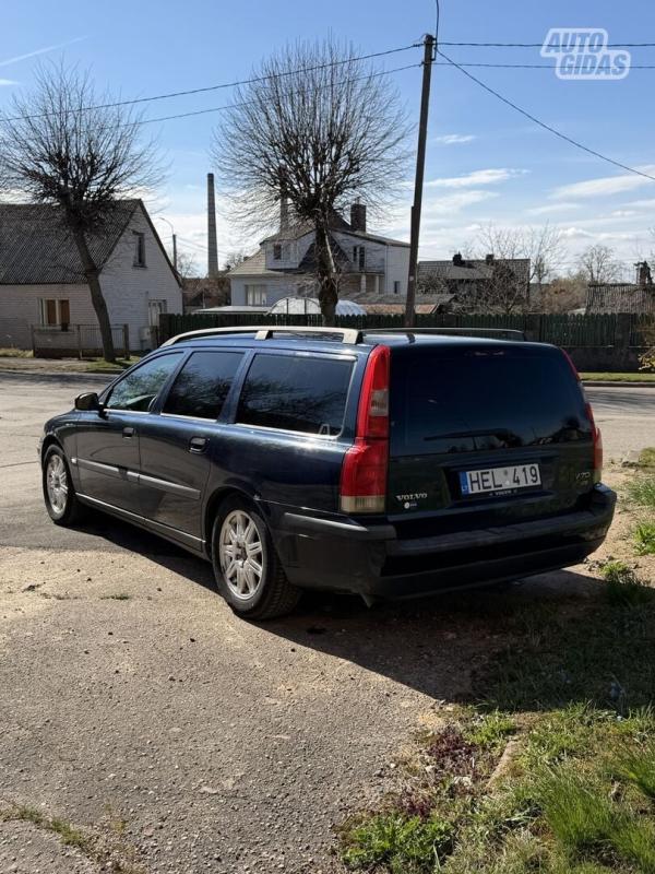 Zils Volvo V70 2003 Šauļi, ar dzinēja tilpumu 2.40 L un nobraukumu 296 tūkst. km par 990 €, foto 4 vietnē AUTOMOTO.COM.LV