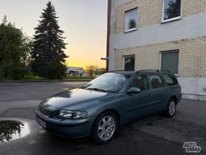 Синий Вольво В70 2003 в Алитус, объемом двигателя 2.40 л и пробегом 349 тыс. км за 1490 €, фото  на AUTOMOTO.COM.LV