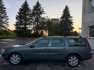 Blue Volvo V70 2003 in Alytus, with an engine capacity of 2.40 L and mileage of 349 thousand km for 1490 €, photo 3 on AUTOMOTO.COM.LV