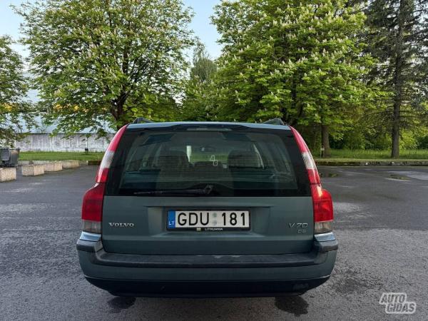 Blue Volvo V70 2003 in Alytus, with an engine capacity of 2.40 L and mileage of 349 thousand km for 1490 €, photo 4 on AUTOMOTO.COM.LV