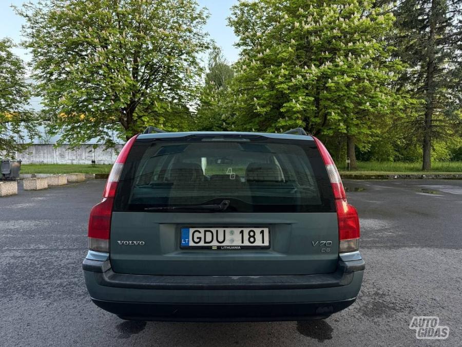 Blue Volvo V70 2003 in Alytus, with an engine capacity of 2.40 L and mileage of 349 thousand km for 1490 €, photo 5 on AUTOMOTO.COM.LV
