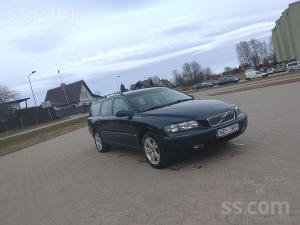 Zils Volvo V70 2003 Cēsis, ar dzinēja tilpumu 2.40 L un nobraukumu 505 tūkst. km par 2000 €, foto  vietnē AUTOMOTO.COM.LV