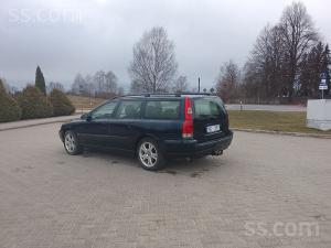 Синий Вольво В70 2003 в Цесис, объемом двигателя 2.40 л и пробегом 505 тыс. км за 2000 €, фото 4 на AUTOMOTO.COM.LV