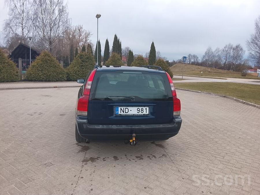 Синий Вольво В70 2003 в Цесис, объемом двигателя 2.40 л и пробегом 505 тыс. км за 2000 €, фото 5 на AUTOMOTO.COM.LV