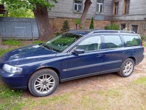 Blue Volvo V70 2003 in Riga, with an engine capacity of 2.40 L and mileage of 420 thousand km for 700 €, photo  on AUTOMOTO.COM.LV