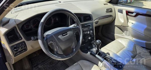 Blue Volvo V70 2003 in Valmiera, with an engine capacity of 2.40 L and mileage of 369 thousand km for 1300 €, photo 8 on AUTOMOTO.COM.LV