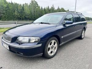 Синий Вольво В70 2003 в Вильнюс, объемом двигателя 2.40 л и пробегом 353 тыс. км за 1200 €, фото  на AUTOMOTO.COM.LV