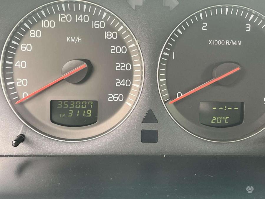 Синий Вольво В70 2003 в Вильнюс, объемом двигателя 2.40 л и пробегом 353 тыс. км за 1200 €, фото 9 на AUTOMOTO.COM.LV