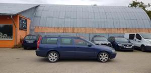 Blue Volvo V70 2003 in Valmiera, with an engine capacity of 2.40 L and mileage of 330 thousand km for 1850 €, photo 3 on AUTOMOTO.COM.LV