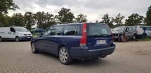 Blue Volvo V70 2003 in Valmiera, with an engine capacity of 2.40 L and mileage of 330 thousand km for 1850 €, photo 6 on AUTOMOTO.COM.LV