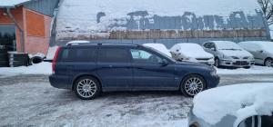 Zils Volvo V70 2003 Valmiera, ar dzinēja tilpumu 2.40 L un nobraukumu 388 tūkst. km par 1350 €, foto 3 vietnē AUTOMOTO.COM.LV