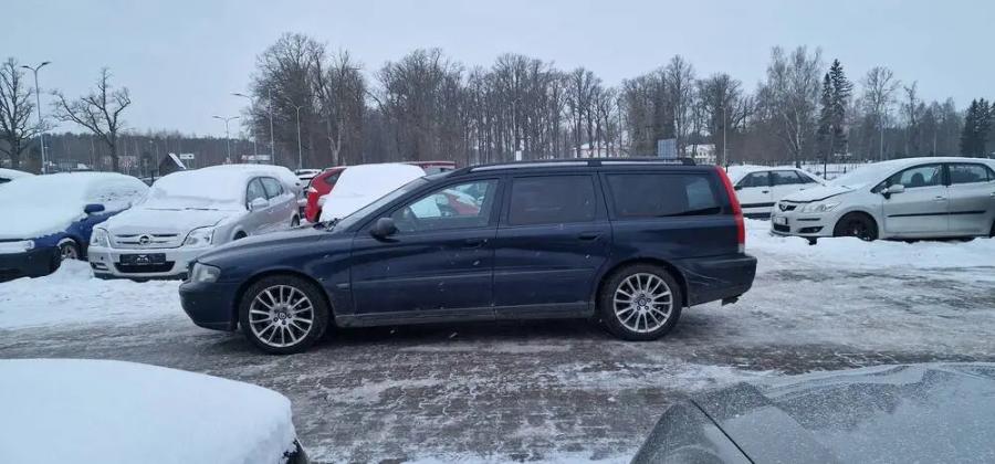 Zils Volvo V70 2003 Valmiera, ar dzinēja tilpumu 2.40 L un nobraukumu 388 tūkst. km par 1350 €, foto 6 vietnē AUTOMOTO.COM.LV