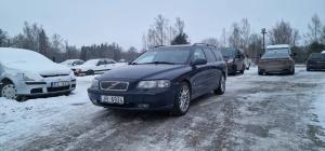 Zils Volvo V70 2003 Valmiera, ar dzinēja tilpumu 2.40 L un nobraukumu 388 tūkst. km par 1350 €, foto 7 vietnē AUTOMOTO.COM.LV