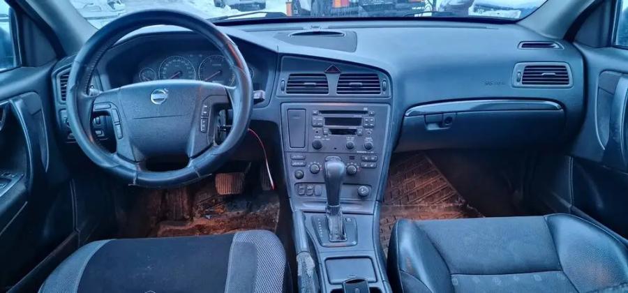 Zils Volvo V70 2003 Valmiera, ar dzinēja tilpumu 2.40 L un nobraukumu 388 tūkst. km par 1350 €, foto 8 vietnē AUTOMOTO.COM.LV