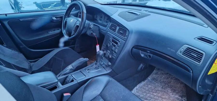 Zils Volvo V70 2003 Valmiera, ar dzinēja tilpumu 2.40 L un nobraukumu 388 tūkst. km par 1350 €, foto 10 vietnē AUTOMOTO.COM.LV