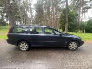Blue Volvo V70 2003 in Jurmala, with an engine capacity of 2.40 L and mileage of 317 thousand km for 1550 €, photo 5 on AUTOMOTO.COM.LV