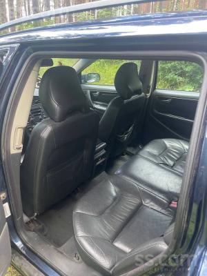 Blue Volvo V70 2003 in Jurmala, with an engine capacity of 2.40 L and mileage of 317 thousand km for 1550 €, photo 8 on AUTOMOTO.COM.LV