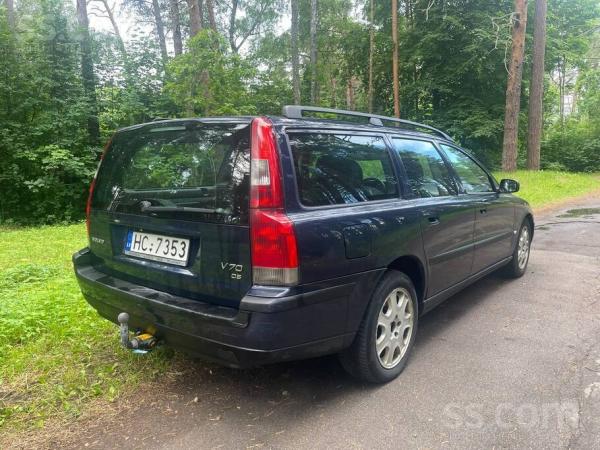 Blue Volvo V70 2003 in Jurmala, with an engine capacity of 2.40 L and mileage of 317 thousand km for 1550 €, photo 10 on AUTOMOTO.COM.LV