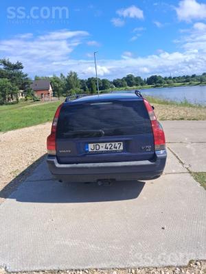 Zils Volvo V70 2003 Aizkraukle, ar dzinēja tilpumu 2.40 L un nobraukumu 488 tūkst. km par 1550 €, foto 5 vietnē AUTOMOTO.COM.LV