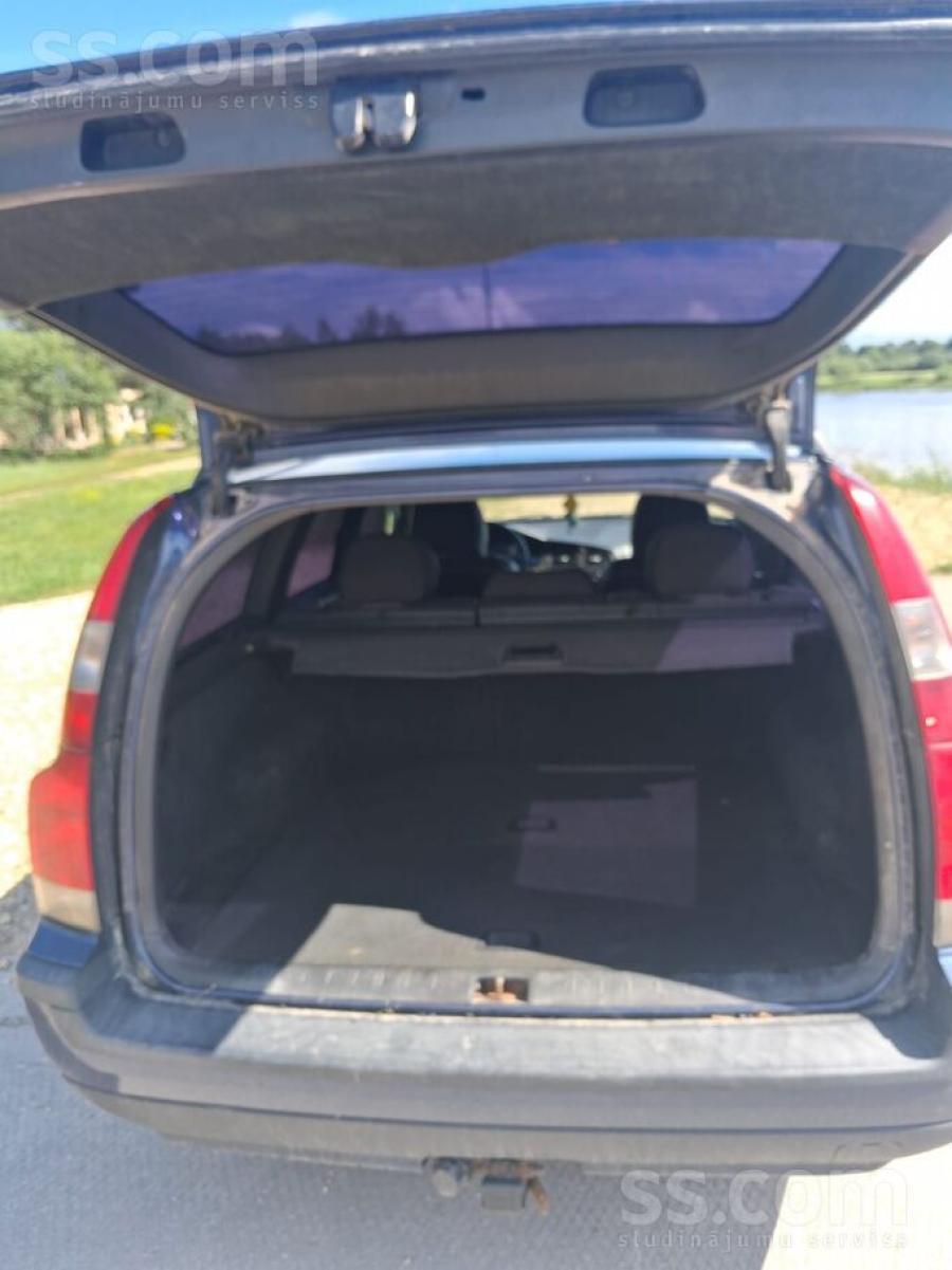 Zils Volvo V70 2003 Aizkraukle, ar dzinēja tilpumu 2.40 L un nobraukumu 488 tūkst. km par 1350 €, foto 6 vietnē AUTOMOTO.COM.LV
