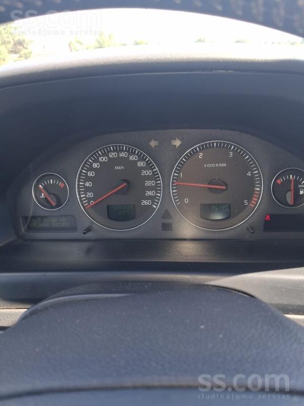 Zils Volvo V70 2003 Aizkraukle, ar dzinēja tilpumu 2.40 L un nobraukumu 488 tūkst. km par 1350 €, foto 6 vietnē AUTOMOTO.COM.LV