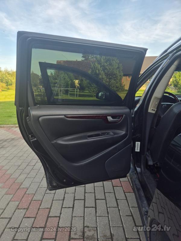 Blue Volvo V70 2003 in Tallinn, with an engine capacity of 2.40 L and mileage of 395 thousand km for 3950 €, photo 7 on AUTOMOTO.COM.LV
