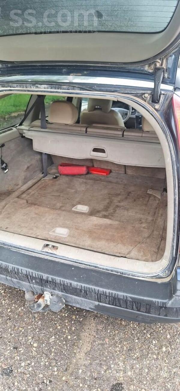 Zils Volvo V70 2003 Ogre, ar dzinēja tilpumu 2.40 L un nobraukumu 0 tūkst. km par 1500 €, foto 6 vietnē AUTOMOTO.COM.LV