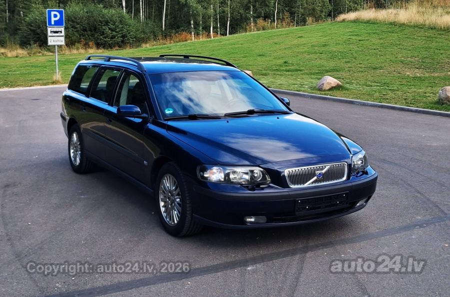 Zils Volvo V70 2003 Paide, ar dzinēja tilpumu 2.40 L un nobraukumu 286 tūkst. km par 3950 €, foto 1 vietnē AUTOMOTO.COM.LV