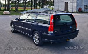 Zils Volvo V70 2003 Paide, ar dzinēja tilpumu 2.40 L un nobraukumu 286 tūkst. km par 3950 €, foto 7 vietnē AUTOMOTO.COM.LV