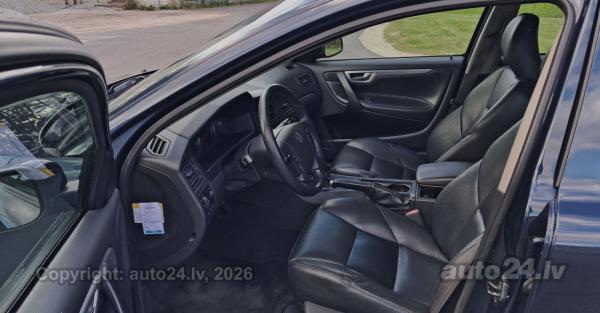 Blue Volvo V70 2003 in Paide, with an engine capacity of 2.40 L and mileage of 286 thousand km for 3950 €, photo 7 on AUTOMOTO.COM.LV