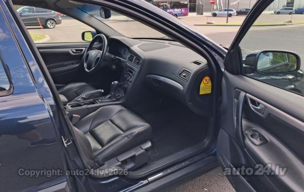 Blue Volvo V70 2003 in Paide, with an engine capacity of 2.40 L and mileage of 286 thousand km for 3950 €, photo 8 on AUTOMOTO.COM.LV