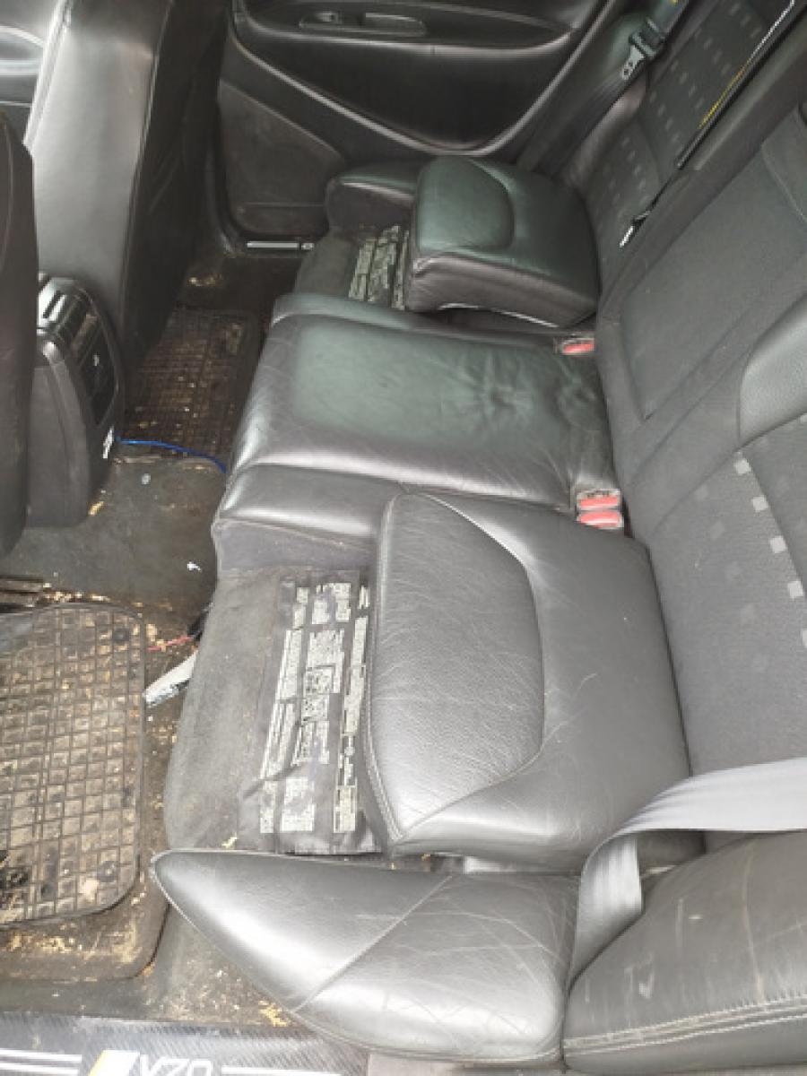 Zils Volvo V70 2003 Paldiski, ar dzinēja tilpumu 2.40 L un nobraukumu 475 tūkst. km par 2000 €, foto 7 vietnē AUTOMOTO.COM.LV