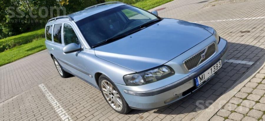 Zils Volvo V70 2003 Rēzekne, ar dzinēja tilpumu 2.40 L un nobraukumu 552 tūkst. km par 750 €, foto 1 vietnē AUTOMOTO.COM.LV