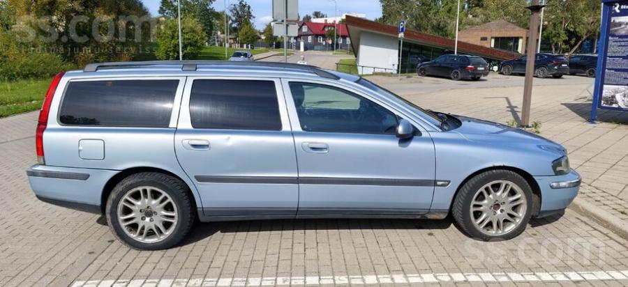 Zils Volvo V70 2003 Rēzekne, ar dzinēja tilpumu 2.40 L un nobraukumu 552 tūkst. km par 750 €, foto 3 vietnē AUTOMOTO.COM.LV