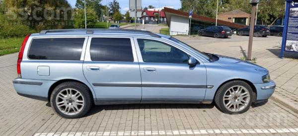 Zils Volvo V70 2003 Rēzekne, ar dzinēja tilpumu 2.40 L un nobraukumu 552 tūkst. km par 750 €, foto 3 vietnē AUTOMOTO.COM.LV