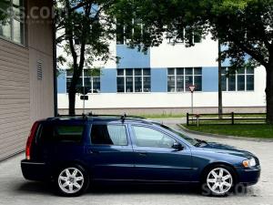 Zils Volvo V70 2004 Jelgava, ar dzinēja tilpumu 2.40 L un nobraukumu 325 tūkst. km par 2490 €, foto 6 vietnē AUTOMOTO.COM.LV