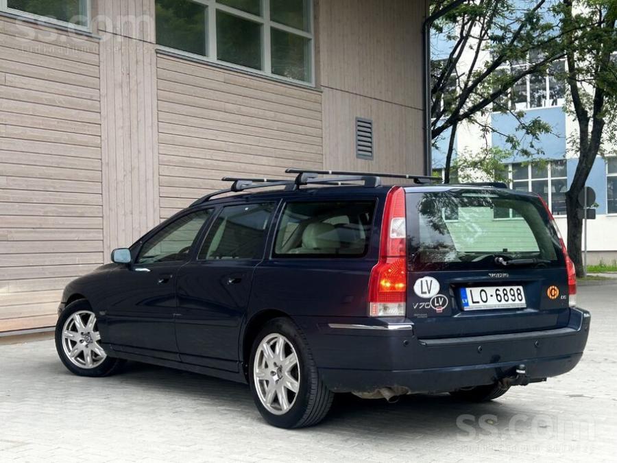 Zils Volvo V70 2004 Jelgava, ar dzinēja tilpumu 2.40 L un nobraukumu 325 tūkst. km par 2490 €, foto 8 vietnē AUTOMOTO.COM.LV