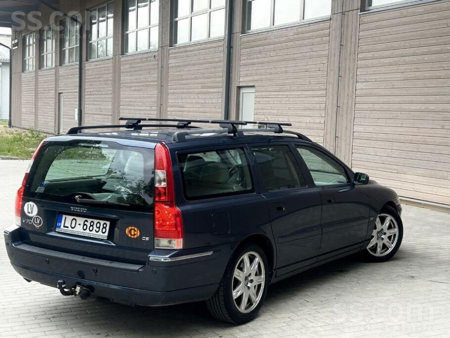 Zils Volvo V70 2004 Jelgava, ar dzinēja tilpumu 2.40 L un nobraukumu 325 tūkst. km par 2490 €, foto 10 vietnē AUTOMOTO.COM.LV