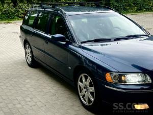 Zils Volvo V70 2004 Jelgava, ar dzinēja tilpumu 2.40 L un nobraukumu 325 tūkst. km par 2490 €, foto 13 vietnē AUTOMOTO.COM.LV