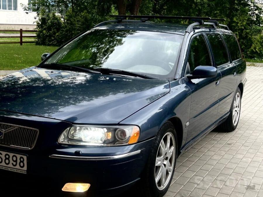 Zils Volvo V70 2004 Jelgava, ar dzinēja tilpumu 2.40 L un nobraukumu 325 tūkst. km par 2490 €, foto 14 vietnē AUTOMOTO.COM.LV