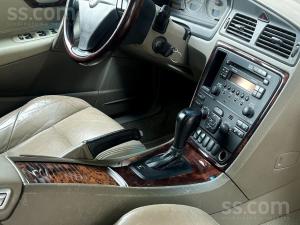 Zils Volvo V70 2004 Jelgava, ar dzinēja tilpumu 2.40 L un nobraukumu 325 tūkst. km par 2490 €, foto 17 vietnē AUTOMOTO.COM.LV