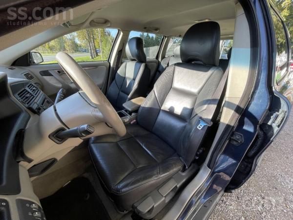 Zils Volvo V70 2004 Rīga, ar dzinēja tilpumu 2.40 L un nobraukumu 546 tūkst. km par 2990 €, foto 11 vietnē AUTOMOTO.COM.LV